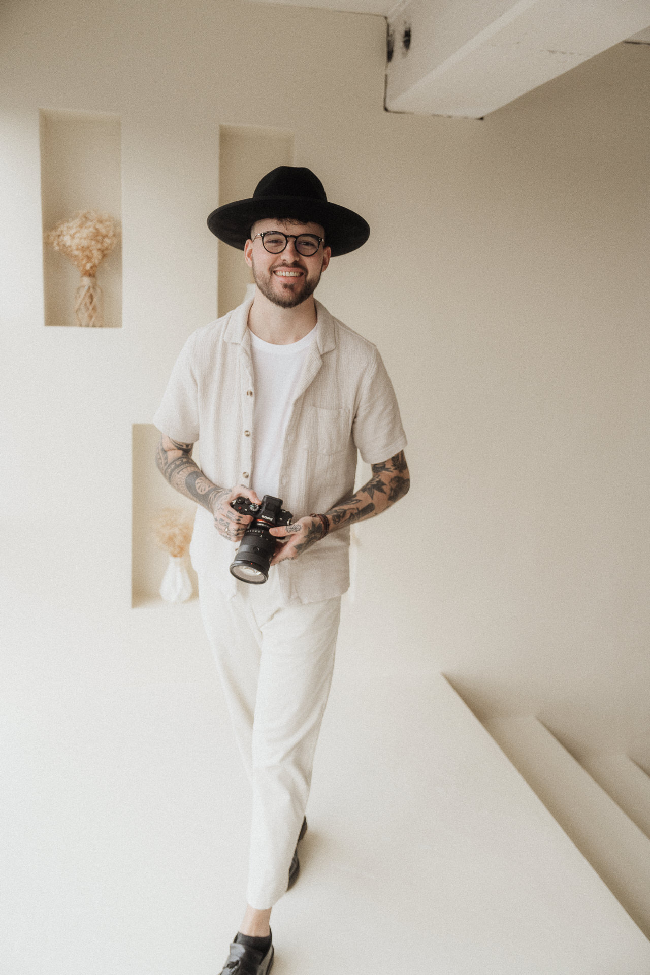 Contact - Patrick Hess Lovestories